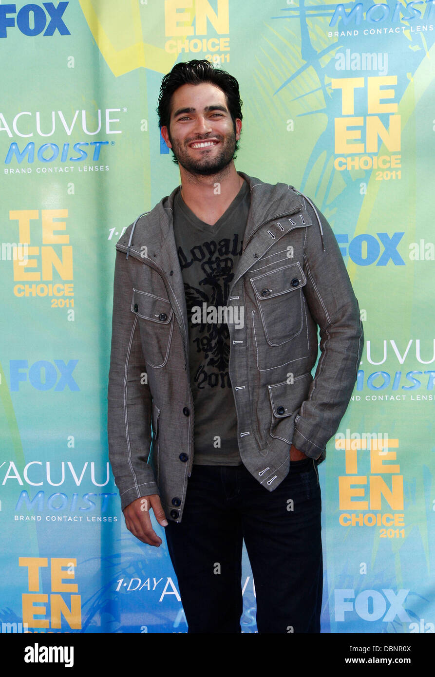 Tyler Hoechlin 2011 Teen Choice Awards held at Gibson Amphitheatre ...