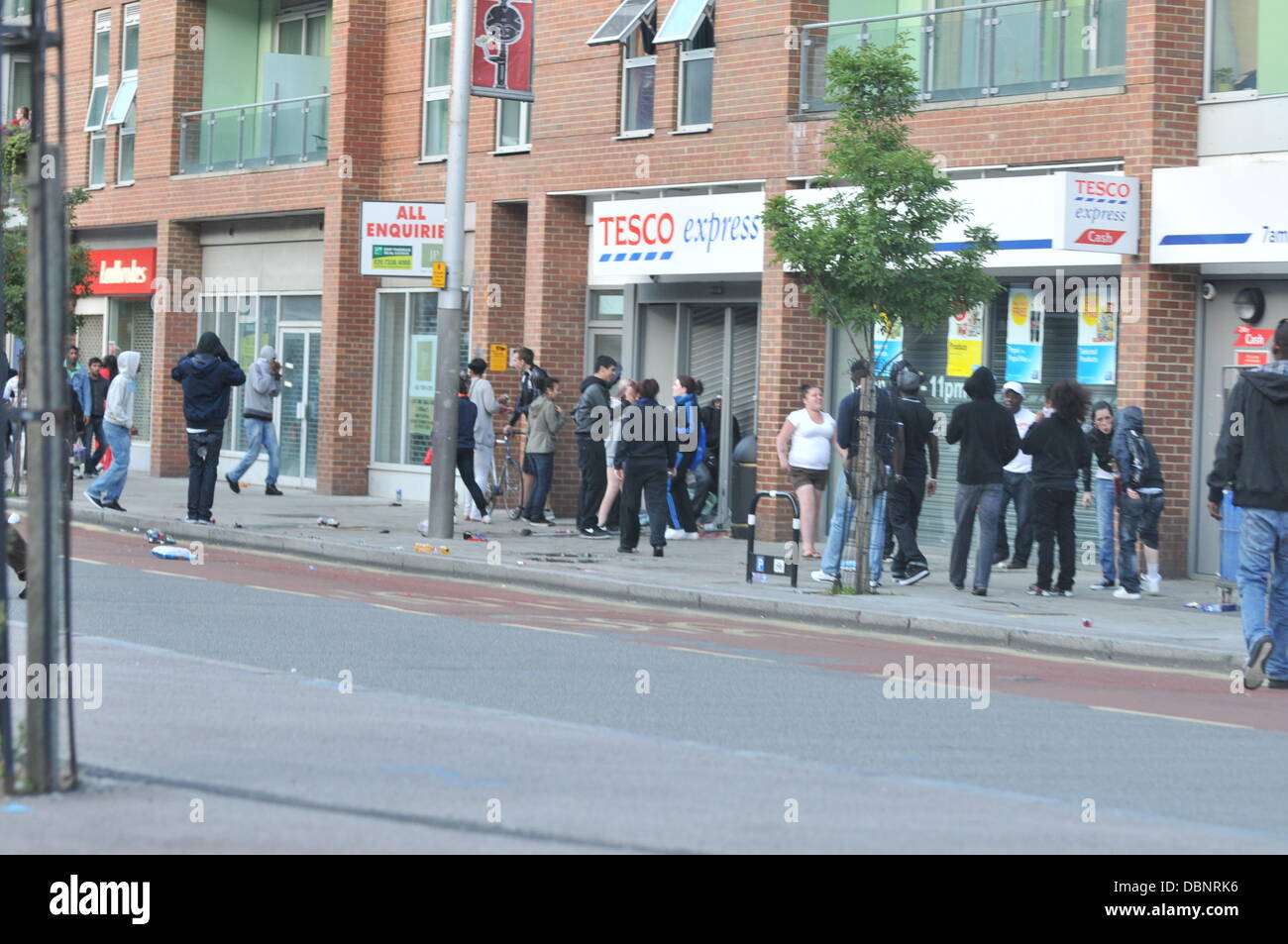 London riots august 2011 window hi-res stock photography and images - Alamy