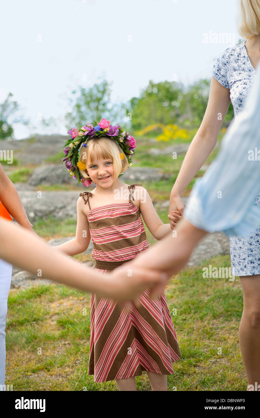 Group of people dancing outdoors hi-res stock photography and images ...