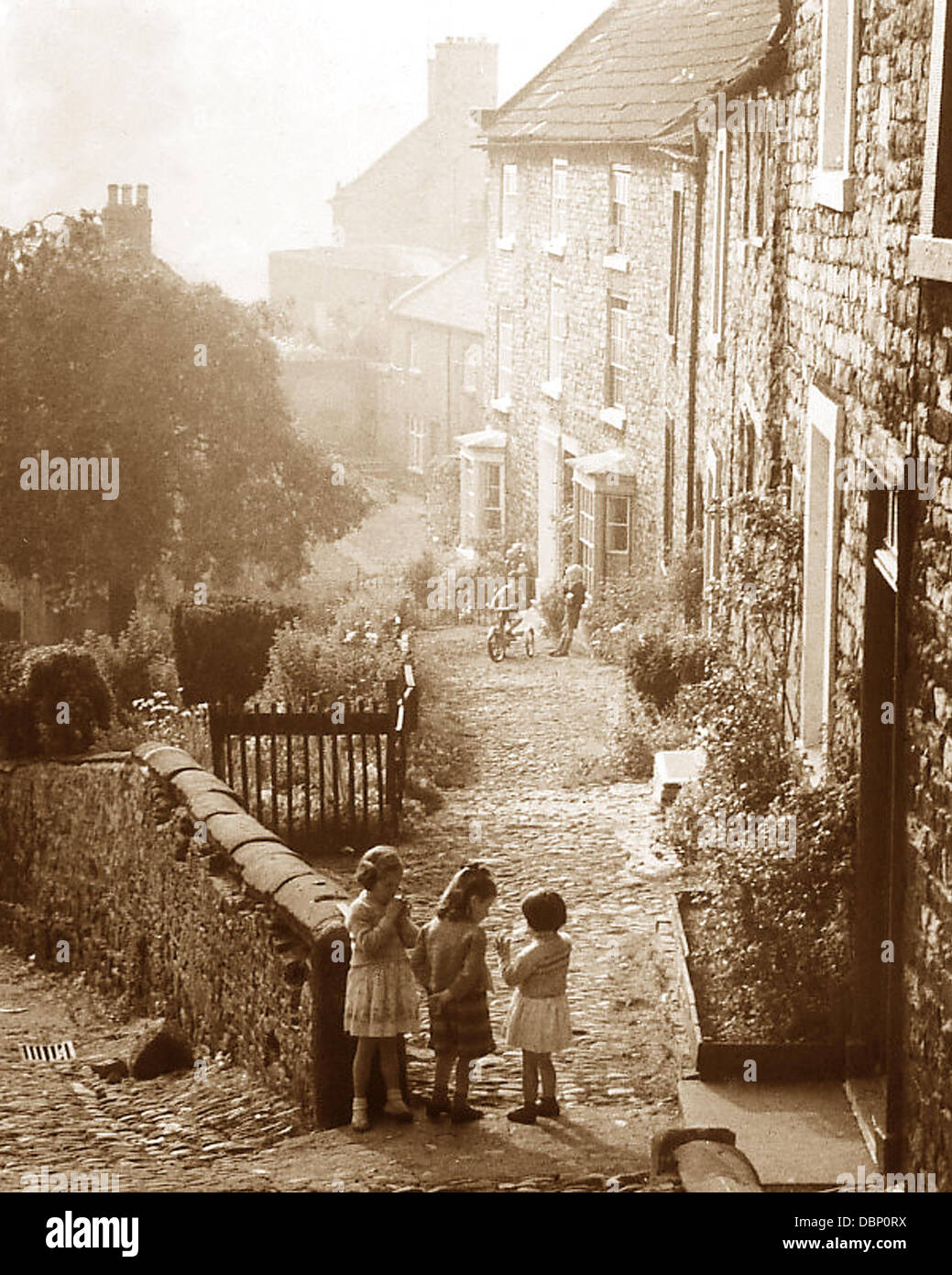 Richmond Yorkshire Children Playing 1940s Stock Photo - Alamy