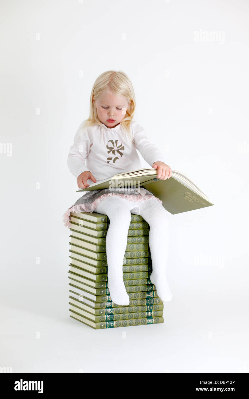 Reading stack hi-res stock photography and images - Alamy