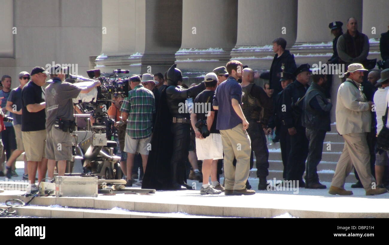 Christian Bale (as Batman) and Tom Hardy (as Bane) 'Dark Knight Rises ...