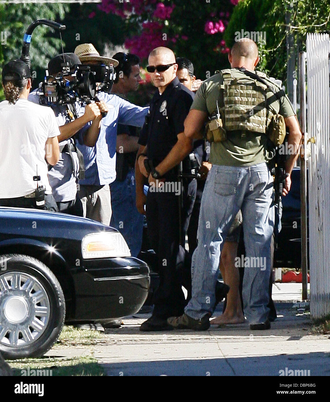 Hollywood heart-throb Jake Gyllenhaal dons a policeman's uniform for ...