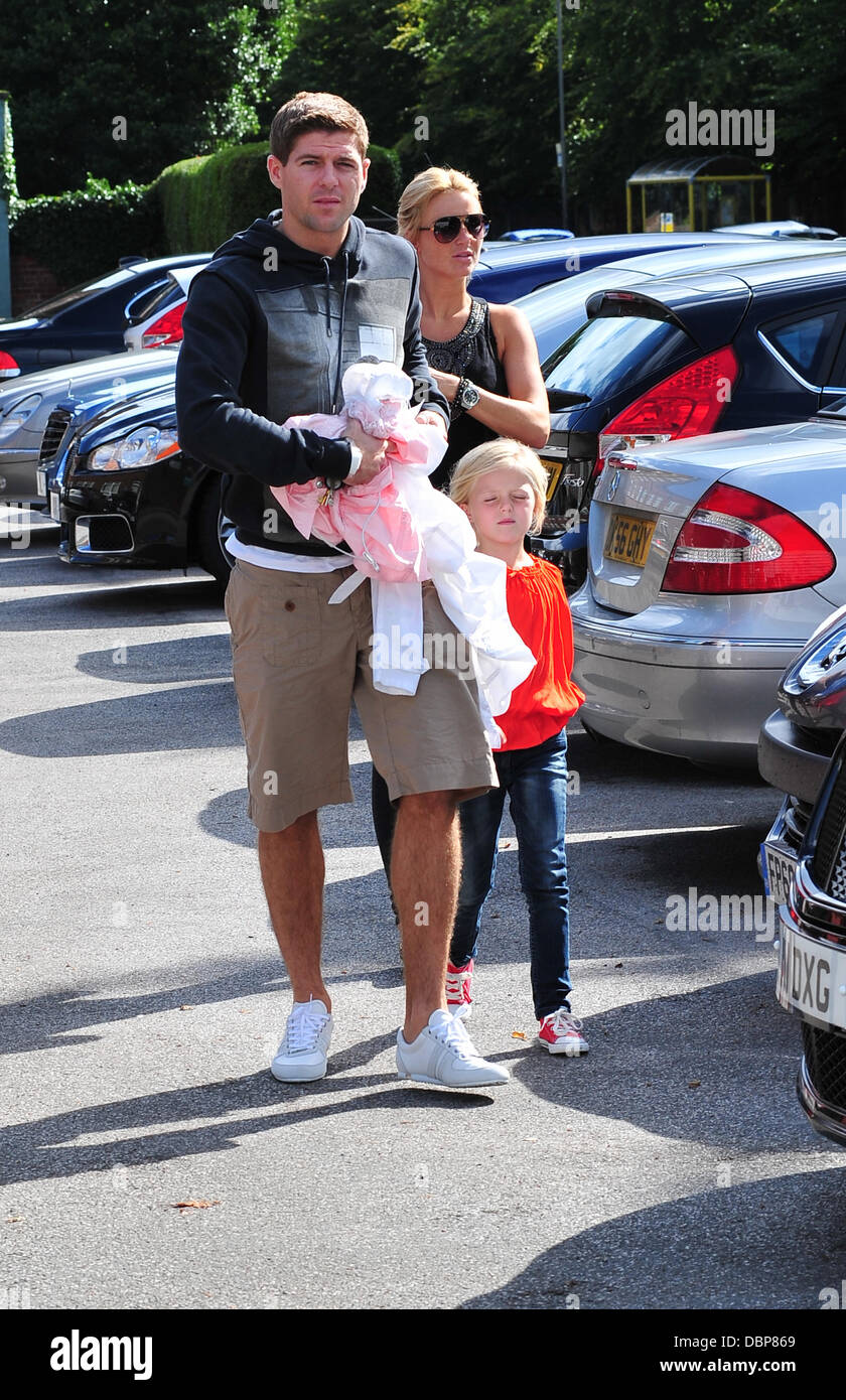 Steven Gerrard with his children and wife Alex Gerrard, née Alex Curran ...