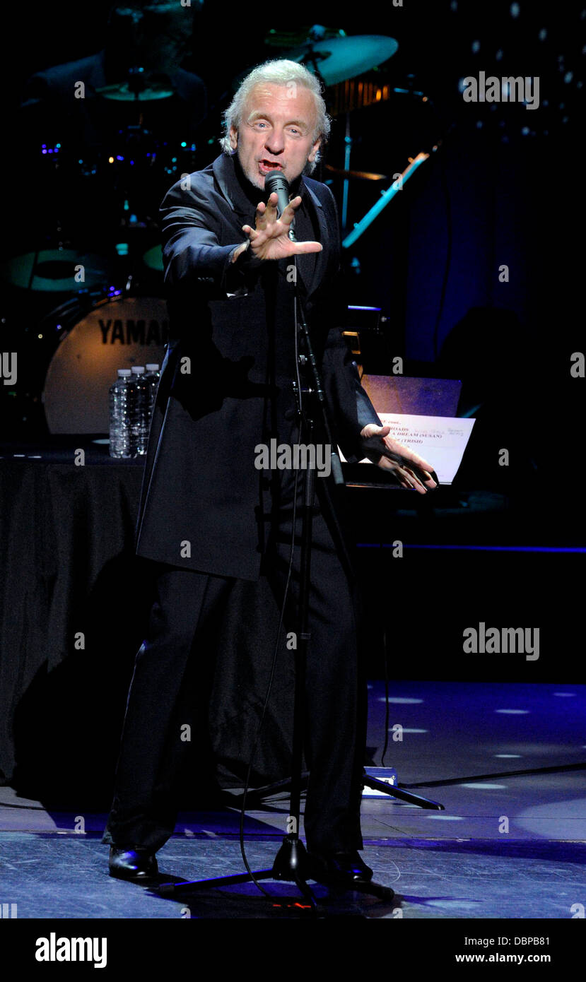 Colm Wilkinson Stock Photos & Colm Wilkinson Stock Images - Alamy