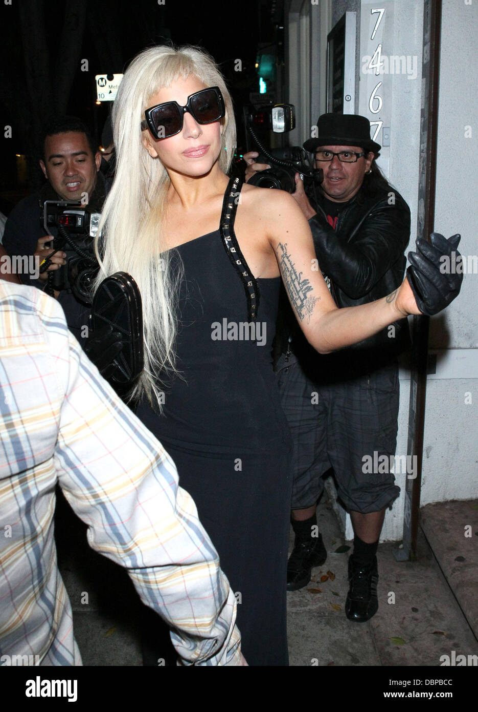 Lady Gaga leaves a recording studio in Hollywood at 1am and signs ...