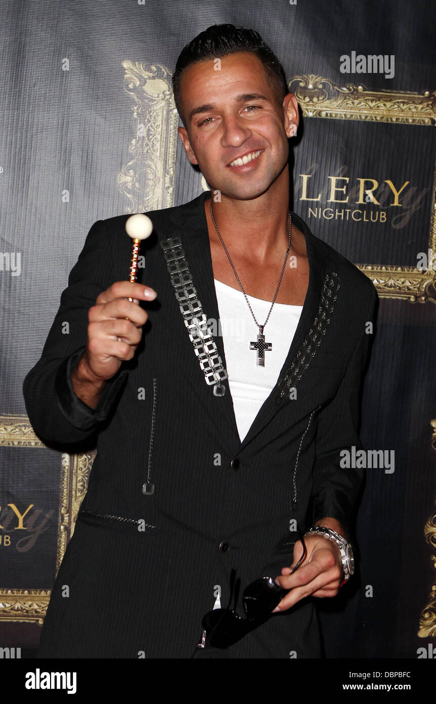 Mike 'The Situation' Sorrentino Lucas Till celebrates his 21st Birthday ...