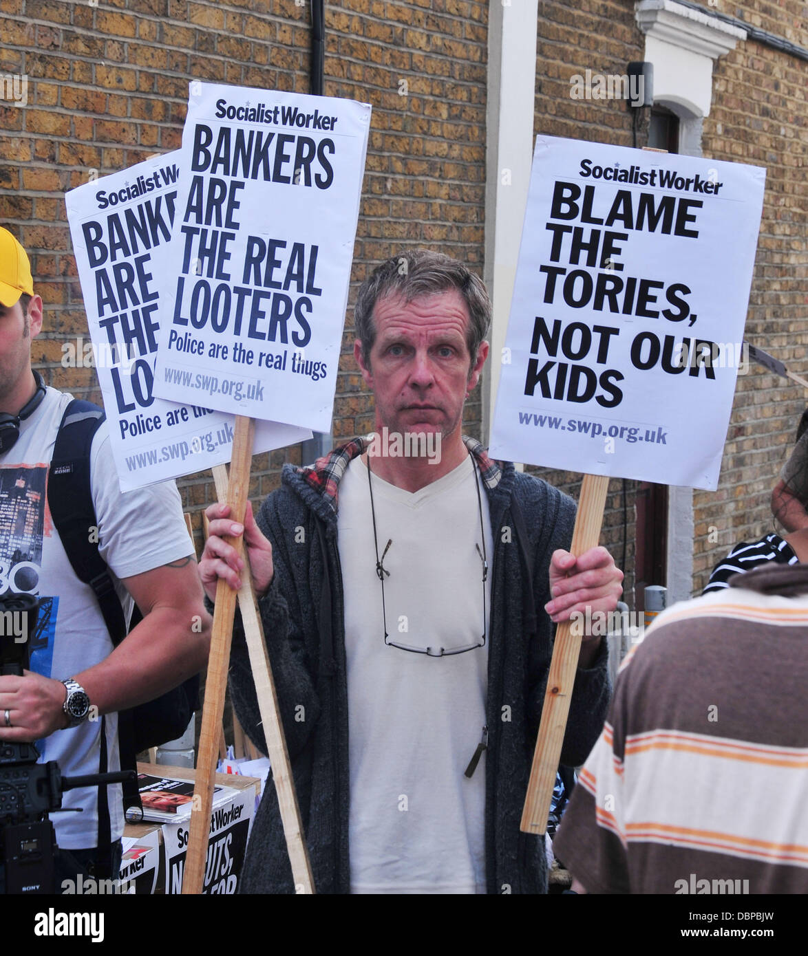Atmosphere North London Unity Assembly Demonstration 'Give Our Kids a ...