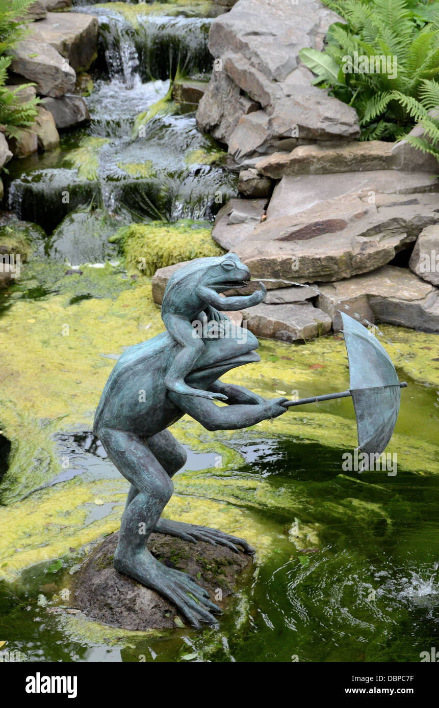 Funny sculpture hi-res stock photography and images - Alamy