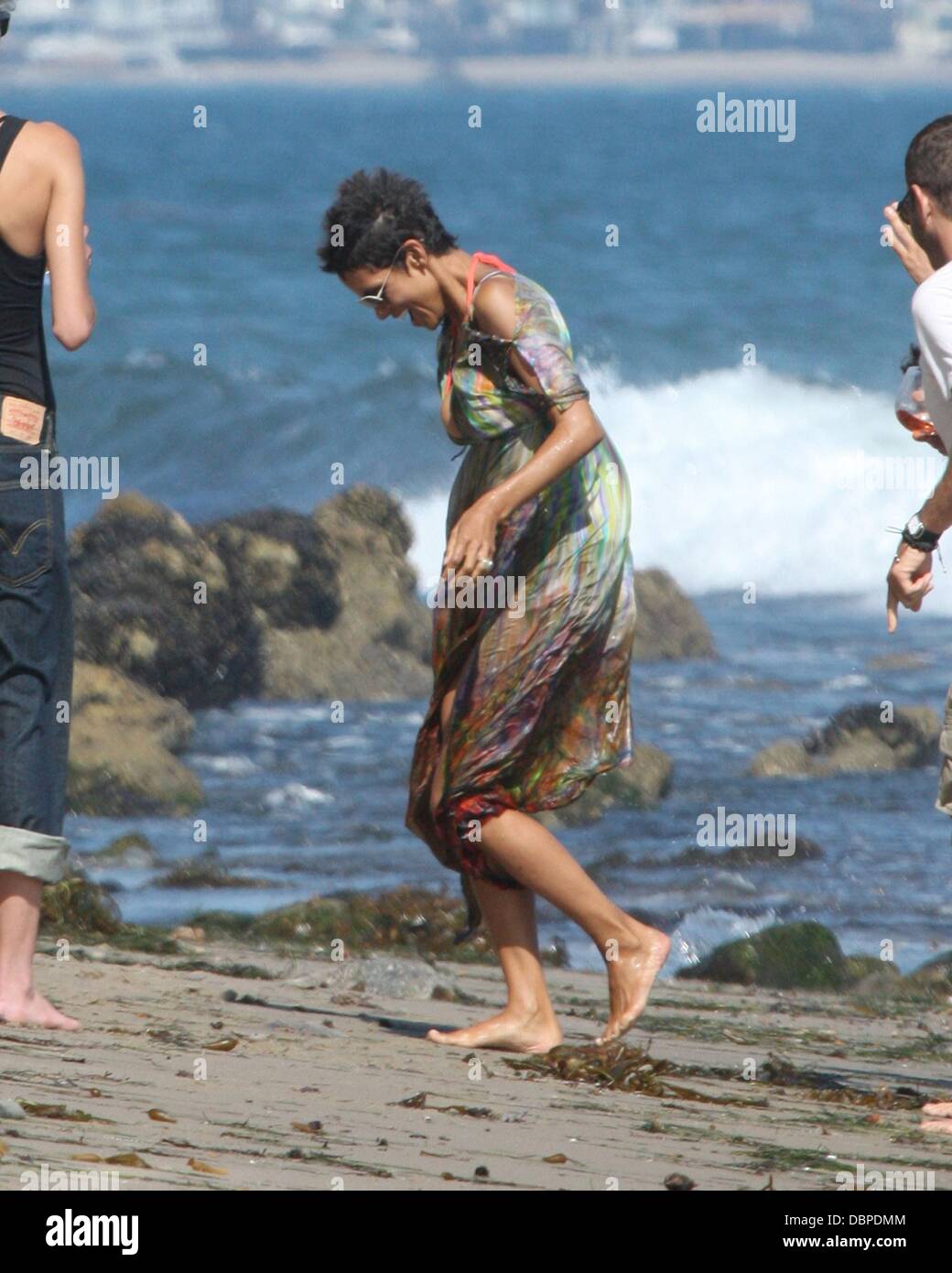 Halle Berry looks in great spirits as she spends her 45th birthday on ...