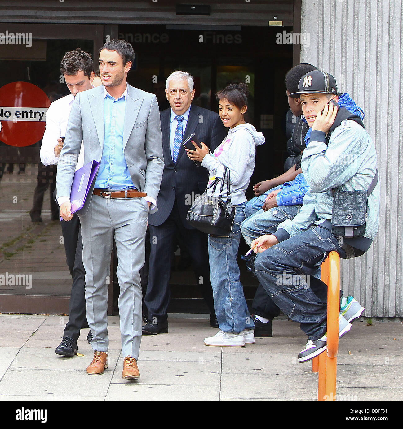 100 hours community service hi-res stock photography and images - Alamy