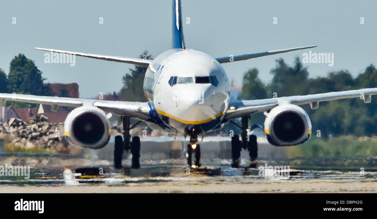 The heat shimmers on the runway at the airport in Nuremberg, Germany ...