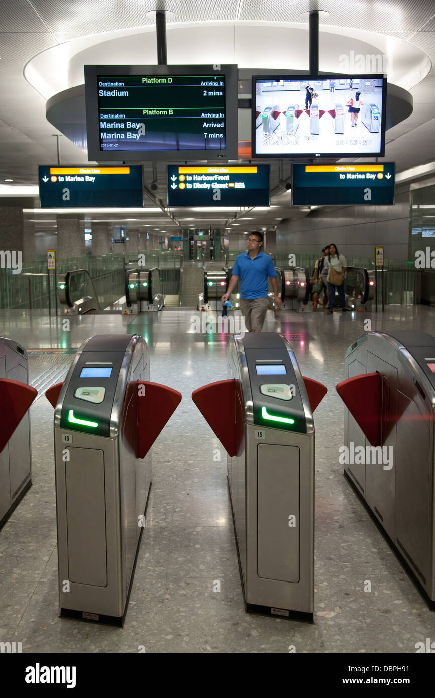Bayfront MRT Station Singapore Underground Stock Photo - Alamy