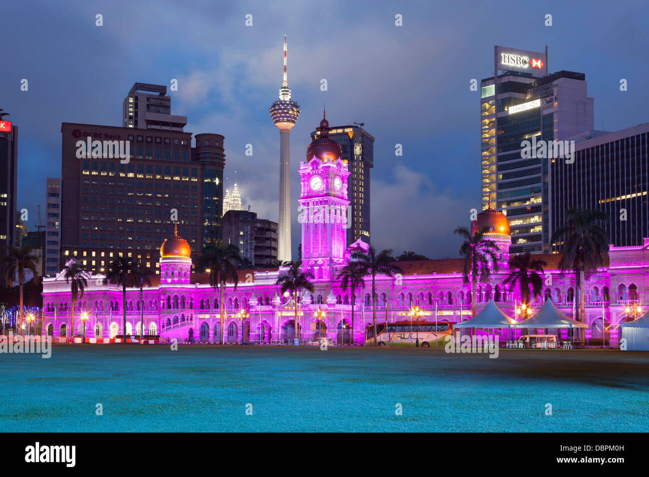 The Sultan Abdul Samad Building at night, Kuala Lumpur, Malaysia ...