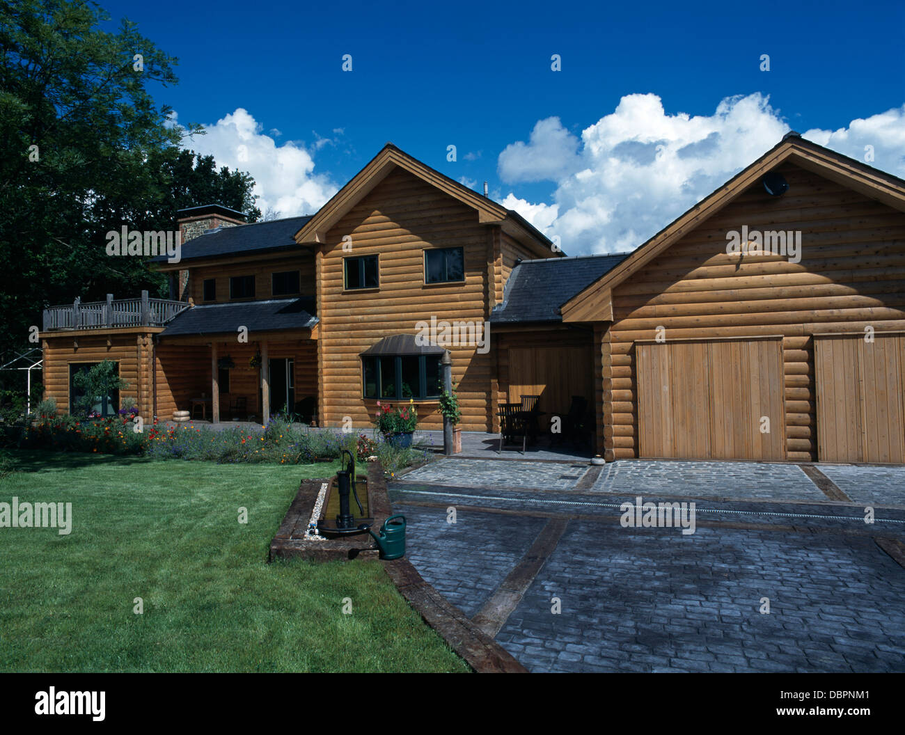 Integral garage hi-res stock photography and images - Alamy