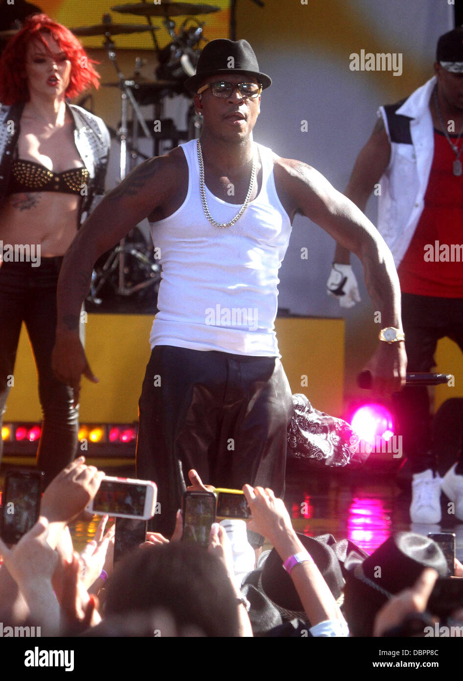 New York, New York, USA. 2nd Aug, 2013. Singer NE-YO performs a free ...