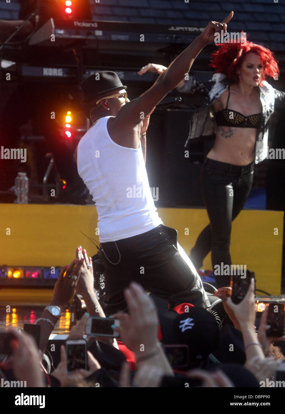 New York, New York, USA. 2nd Aug, 2013. Singer NE-YO performs a free ...