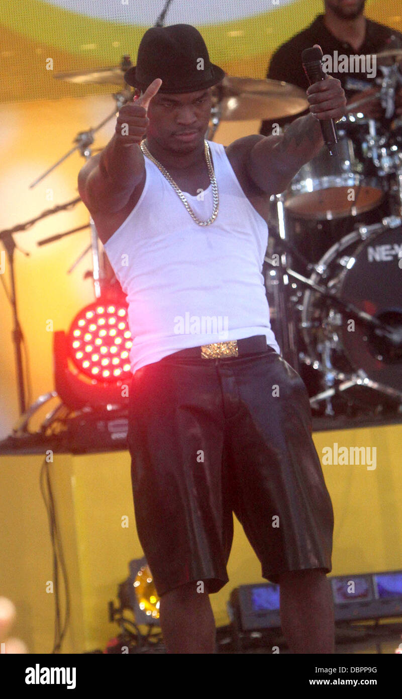 New York, New York, USA. 2nd Aug, 2013. Singer NE-YO performs a free ...