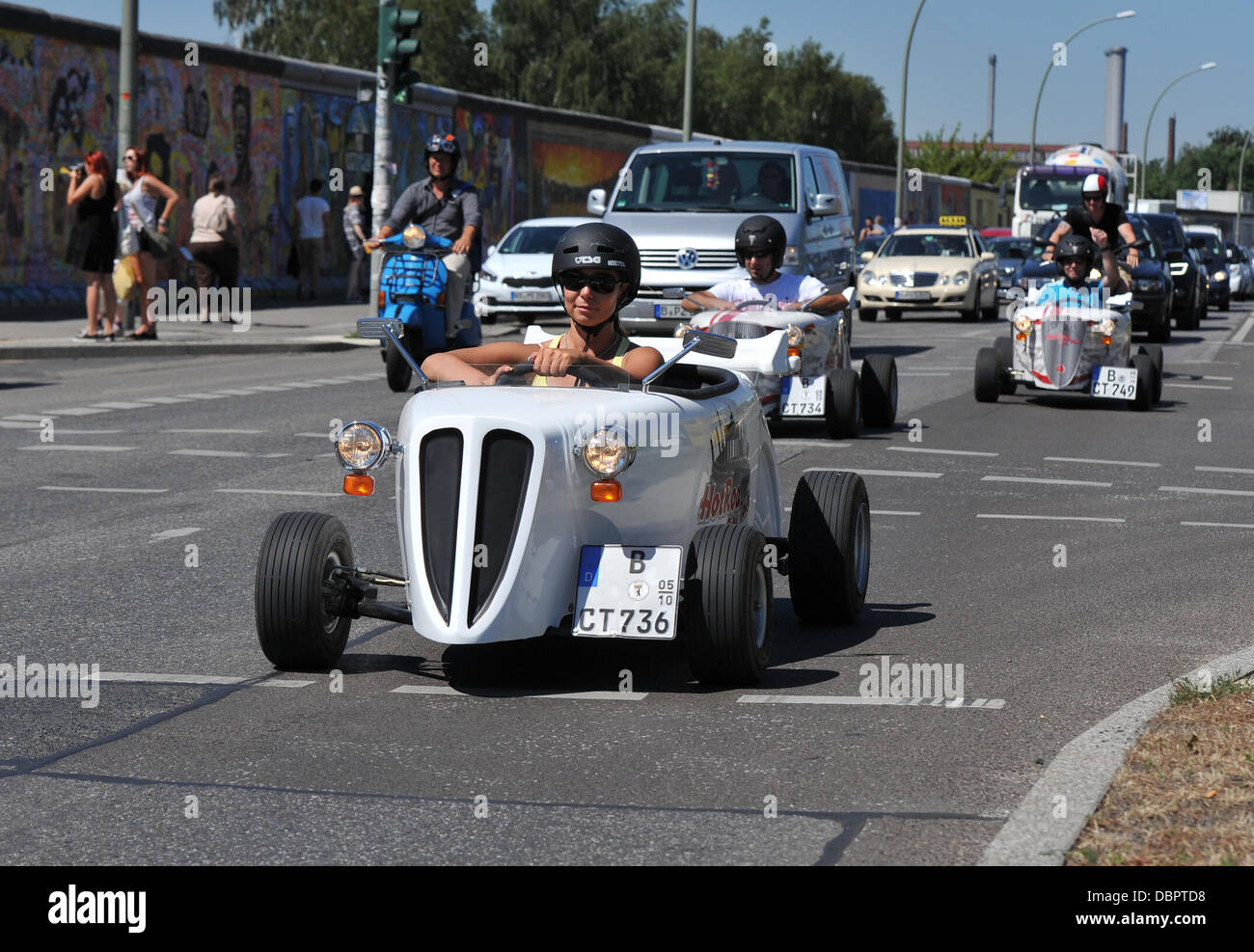 Tourists and city tour carts hi-res stock photography and images - Alamy