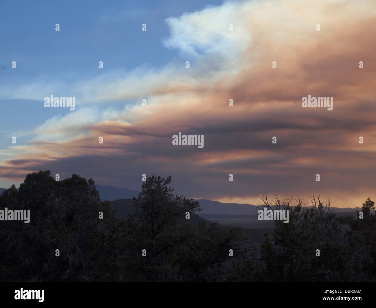 Sunset through smoke from a fire hi-res stock photography and images ...