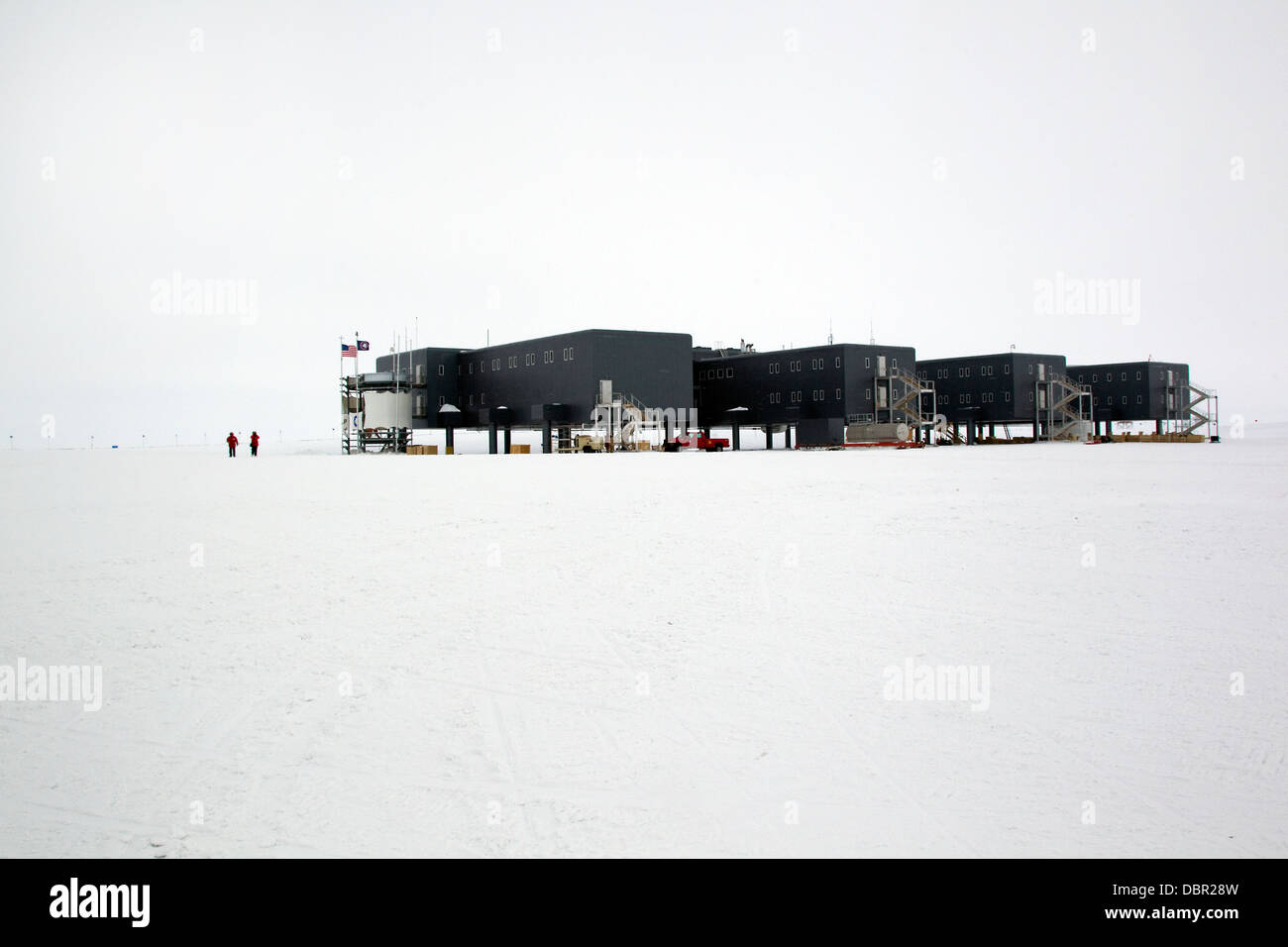 Amundsen-Scott South Pole Station, American scientific research station ...