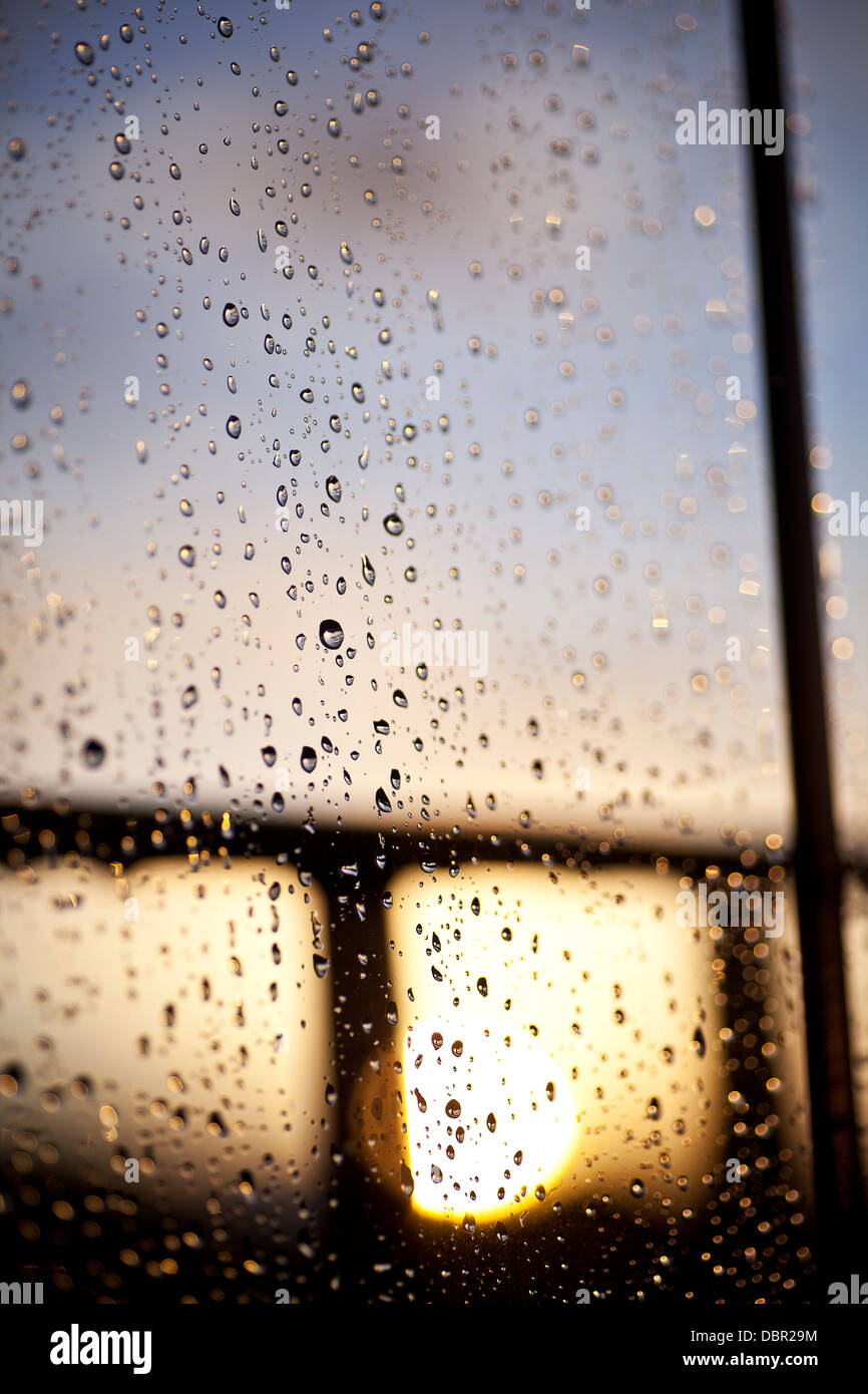Water streaks on window hi-res stock photography and images - Alamy