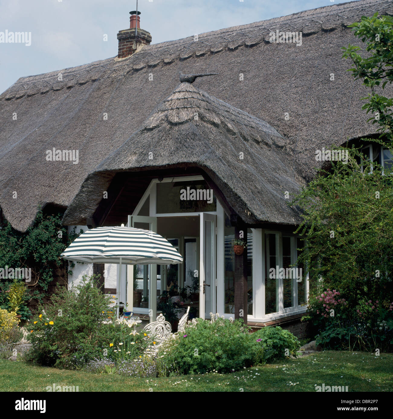 Exteriors traditional cottage extension hi-res stock photography and ...