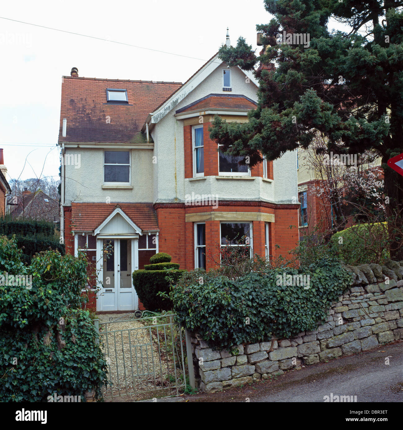 Bay window edwardian house hi-res stock photography and images - Alamy