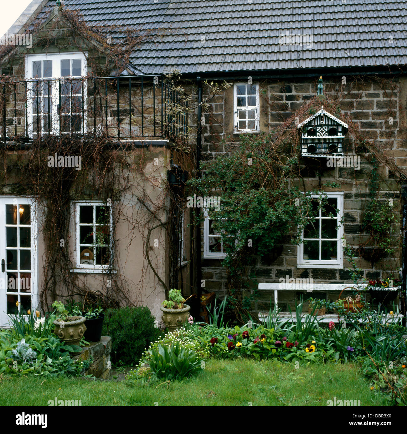 Small Stone Country House