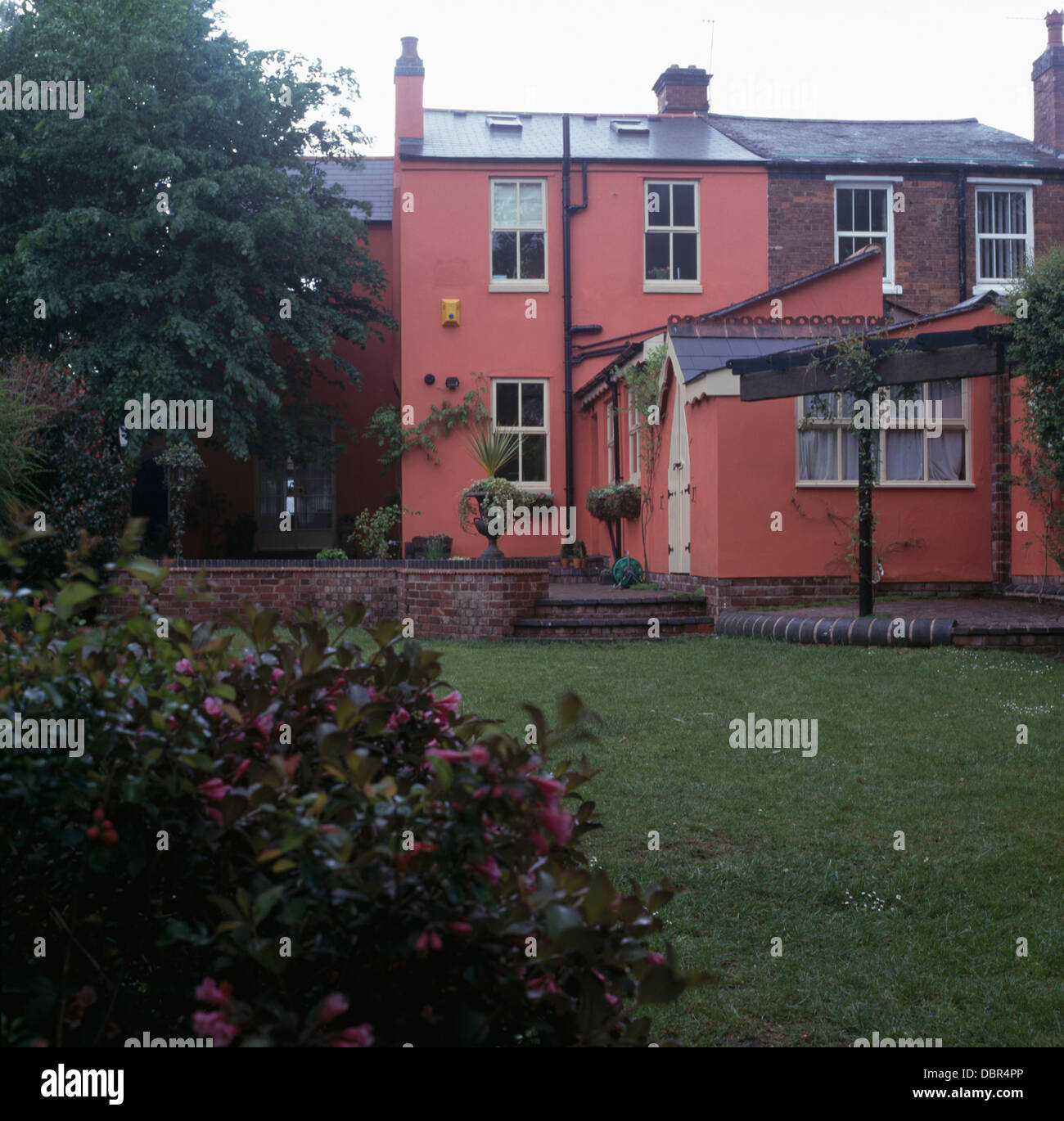 Victorian terrace houses in back hi-res stock photography and images ...
