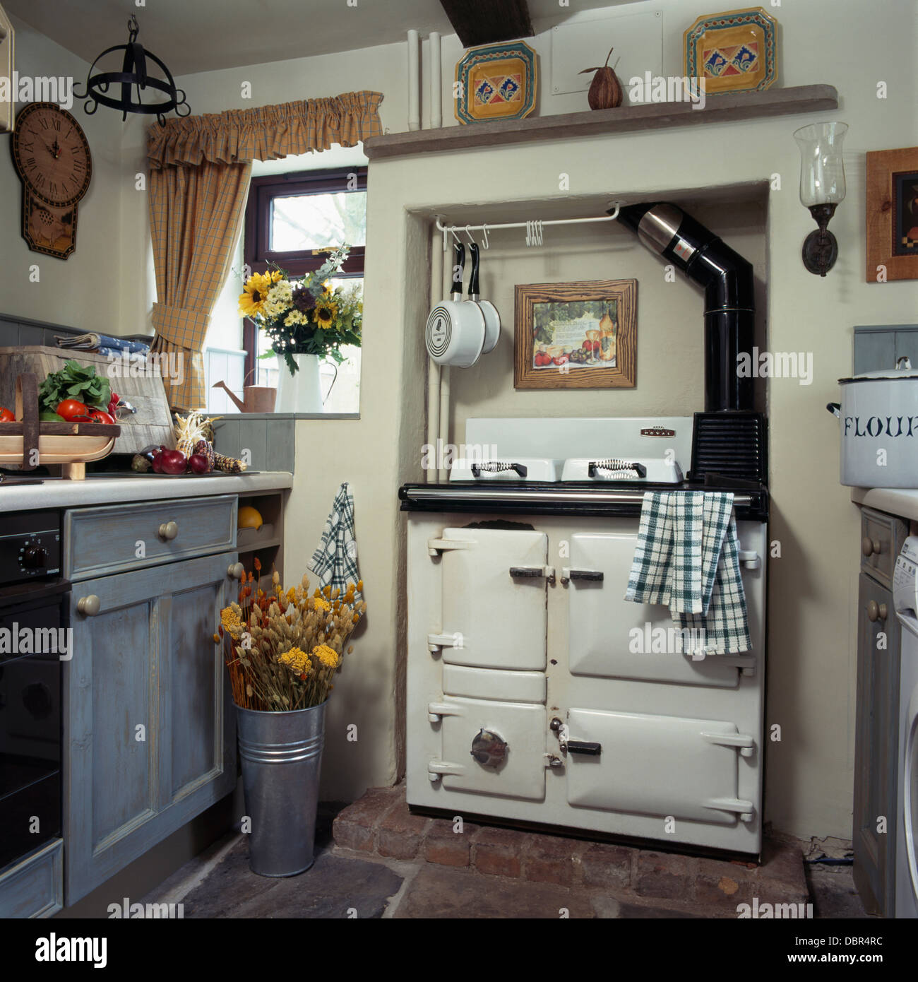 Rayburn oven hi-res stock photography and images - Alamy