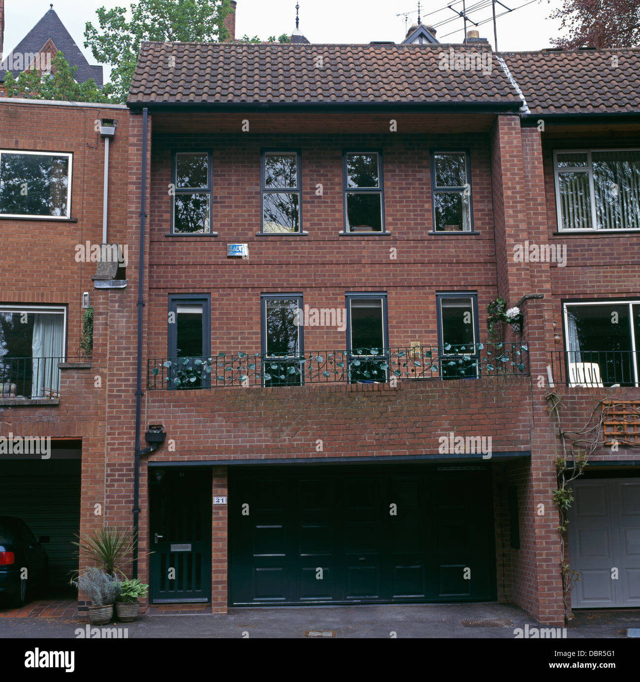 Terrace garages hi-res stock photography and images - Alamy