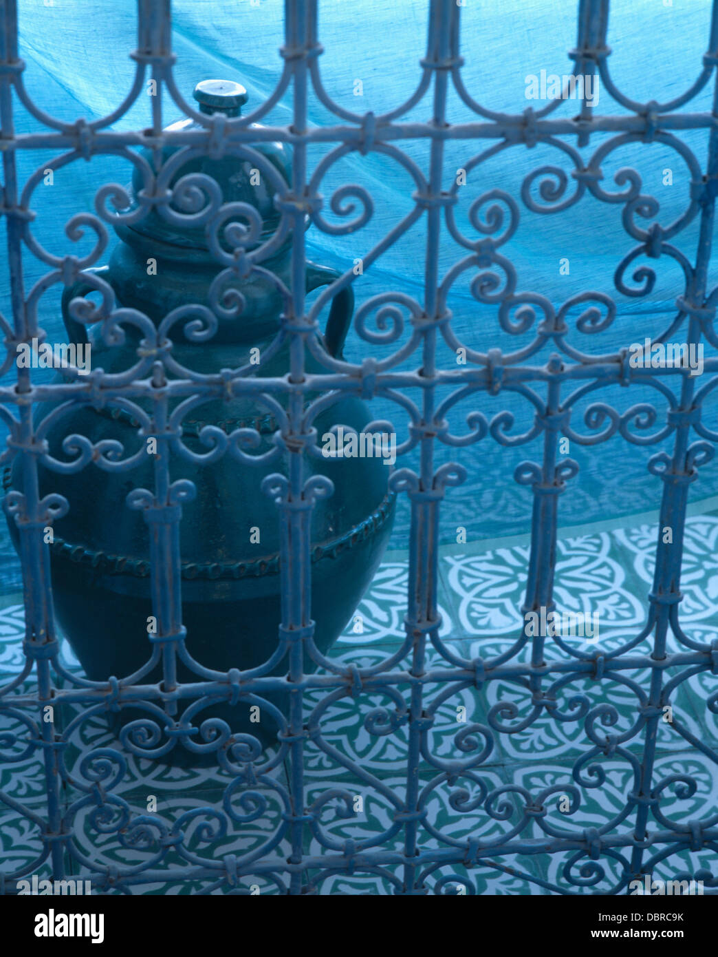 Wrought iron fencing hi-res stock photography and images - Alamy