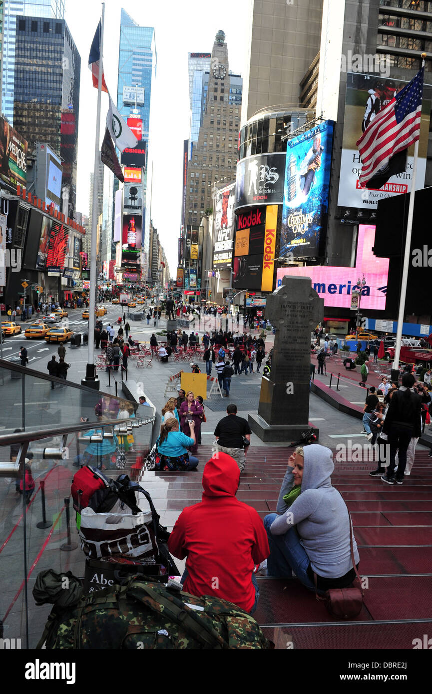 Broadway Theater District High Resolution Stock Photography and Images ...