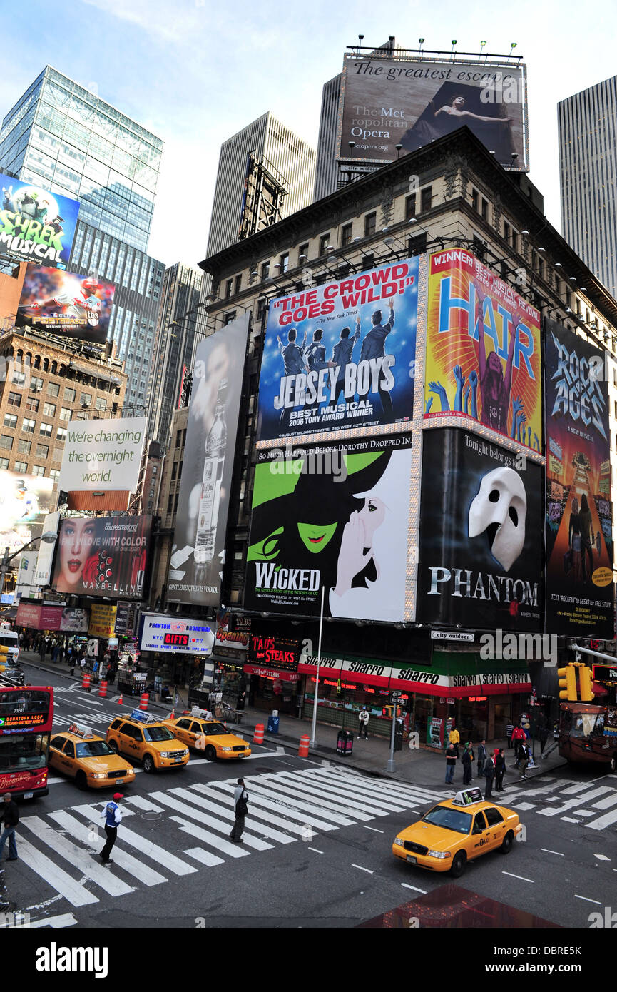 Broadway Theater District High Resolution Stock Photography and Images ...