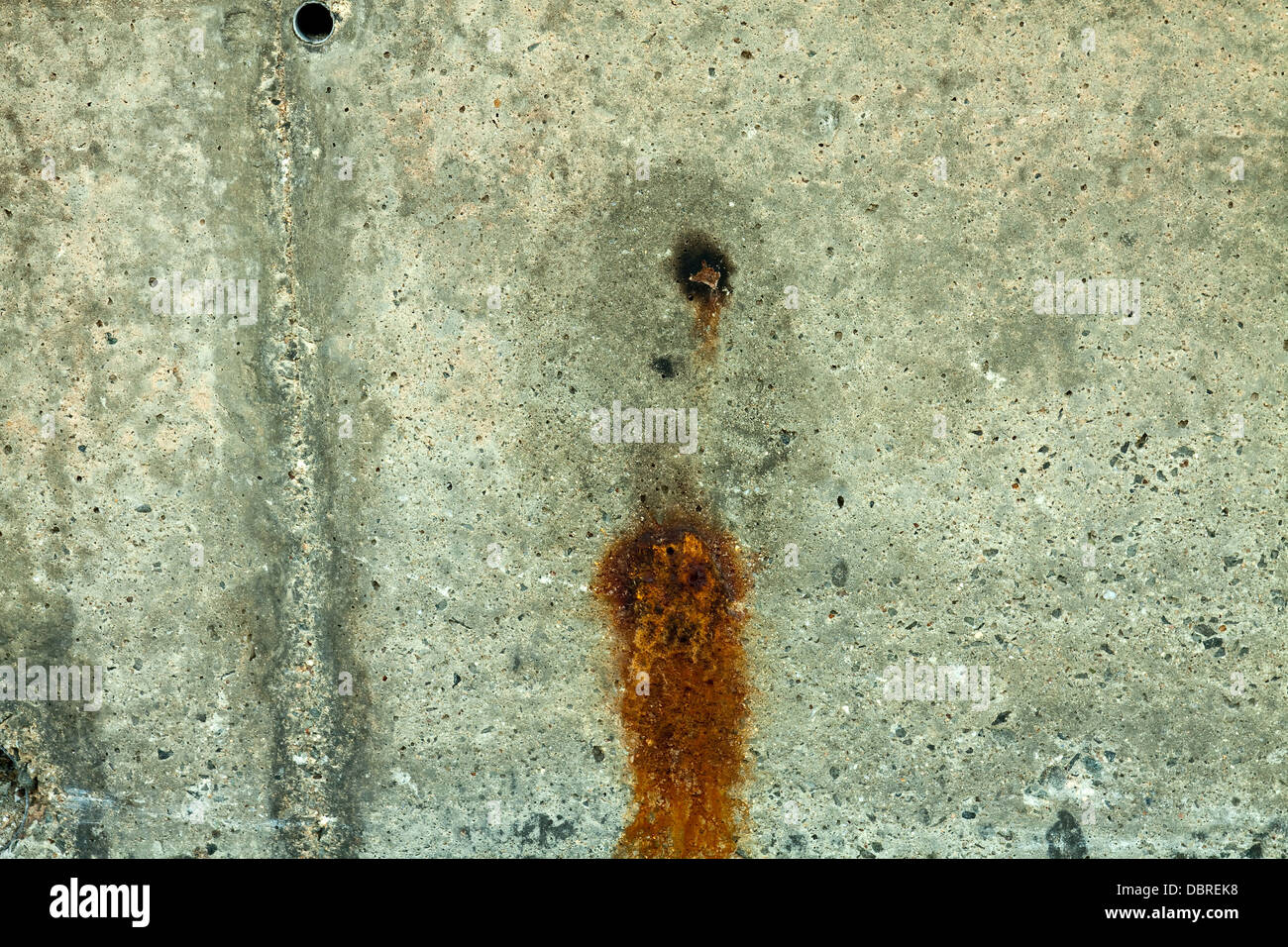 Highly abnormal structure of the concrete structure due to moisture ...