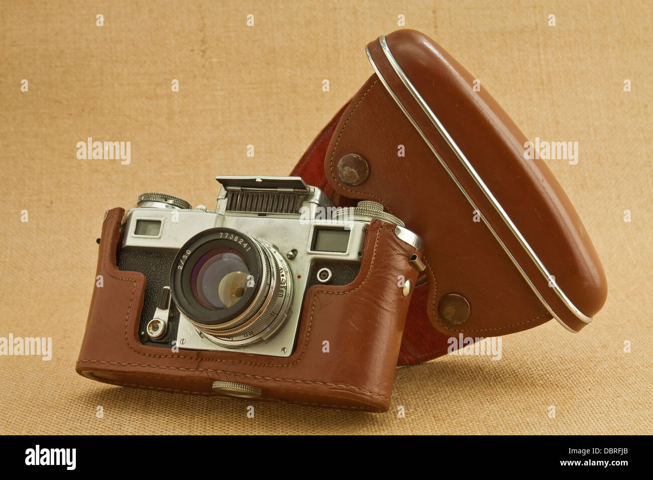 Leica silver film camera hi-res stock photography and images - Alamy