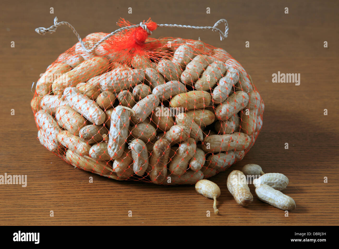 Bag of peanuts Stock Photo - Alamy