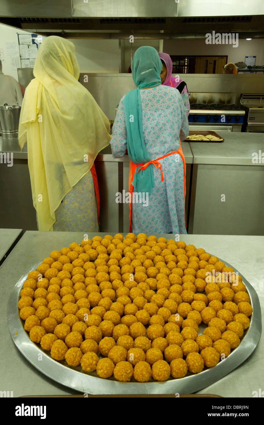 Sikh women hi-res stock photography and images - Alamy