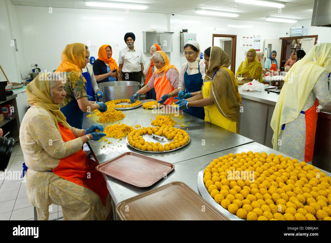 Indian Sikh women working in the communal kitchen of the Leamington Spa ...