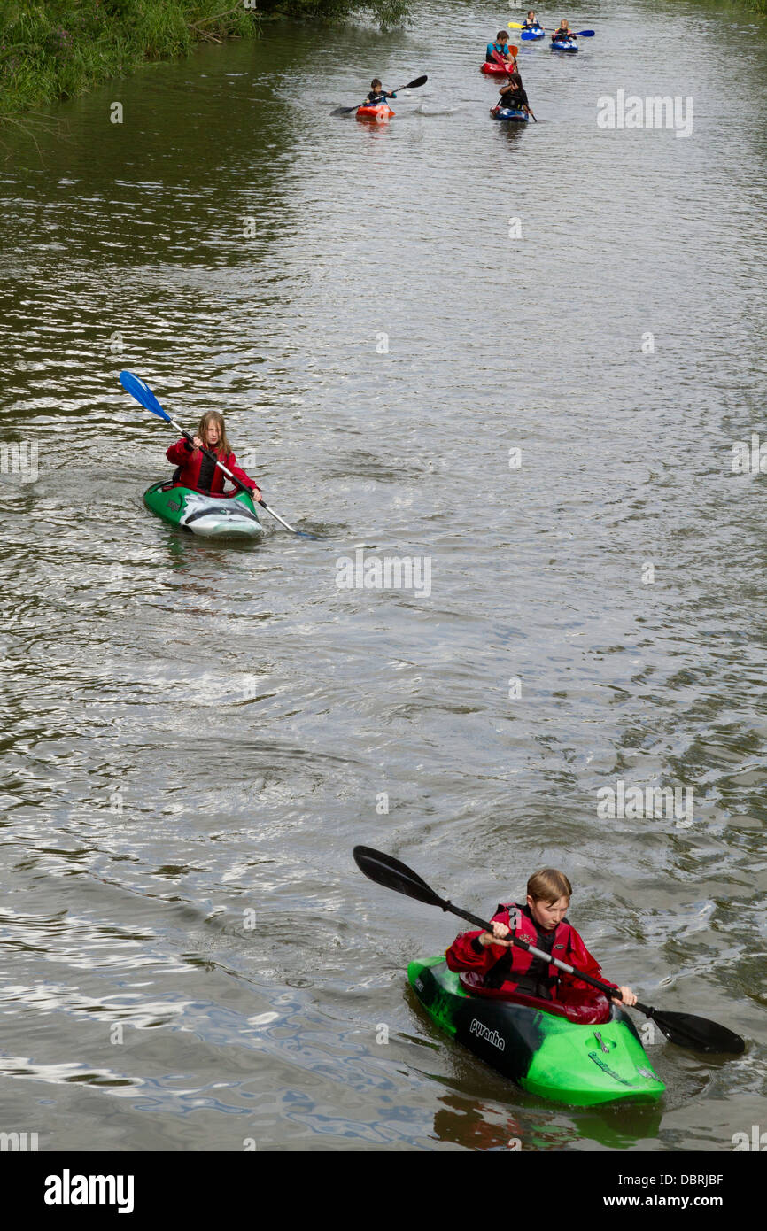School-children kayaking along the River Leam in Warwickshire Stock ...