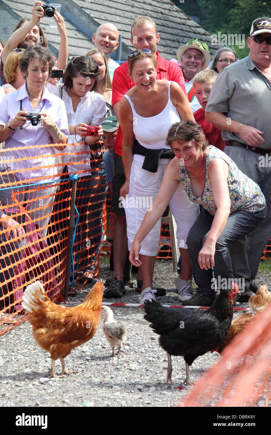 Hen Racing Derbyshire High Resolution Stock Photography and Images - Alamy