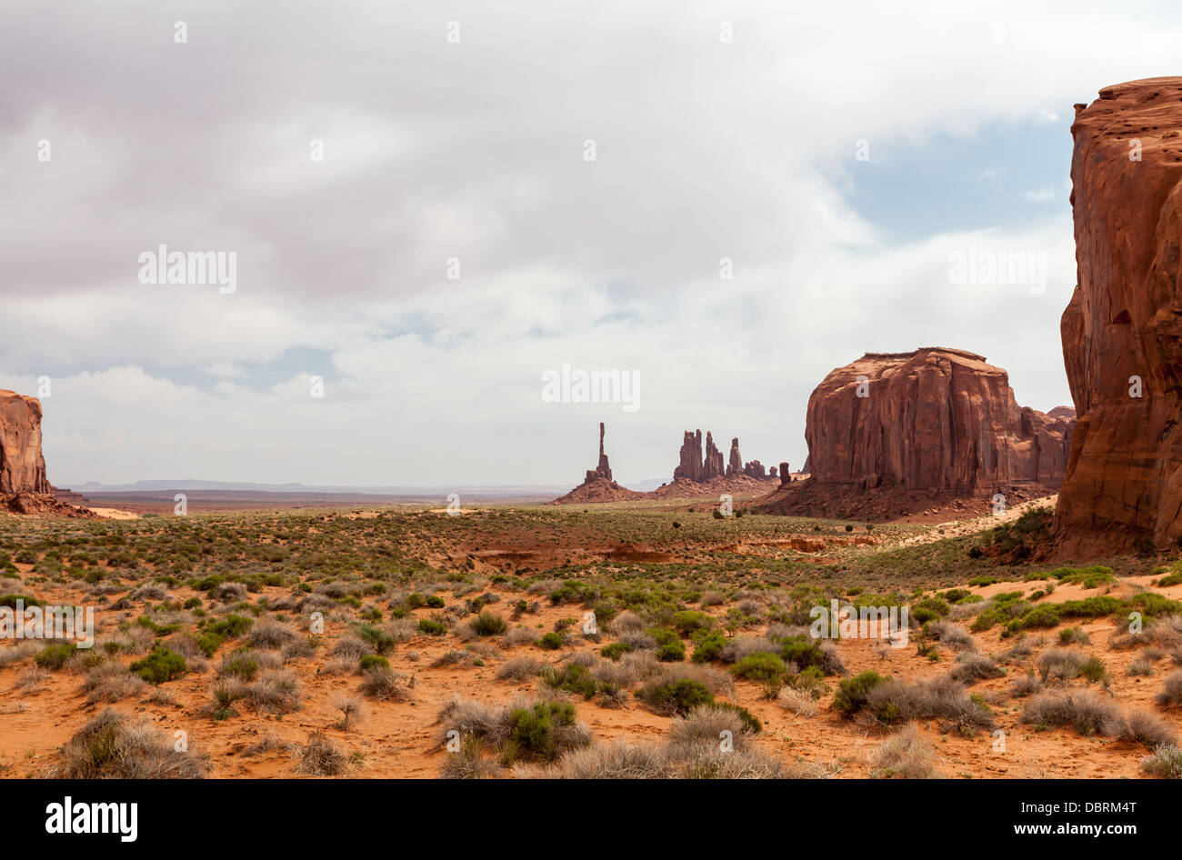 Monument Valley mesas on the Colorado Plateau, desert straddling the ...