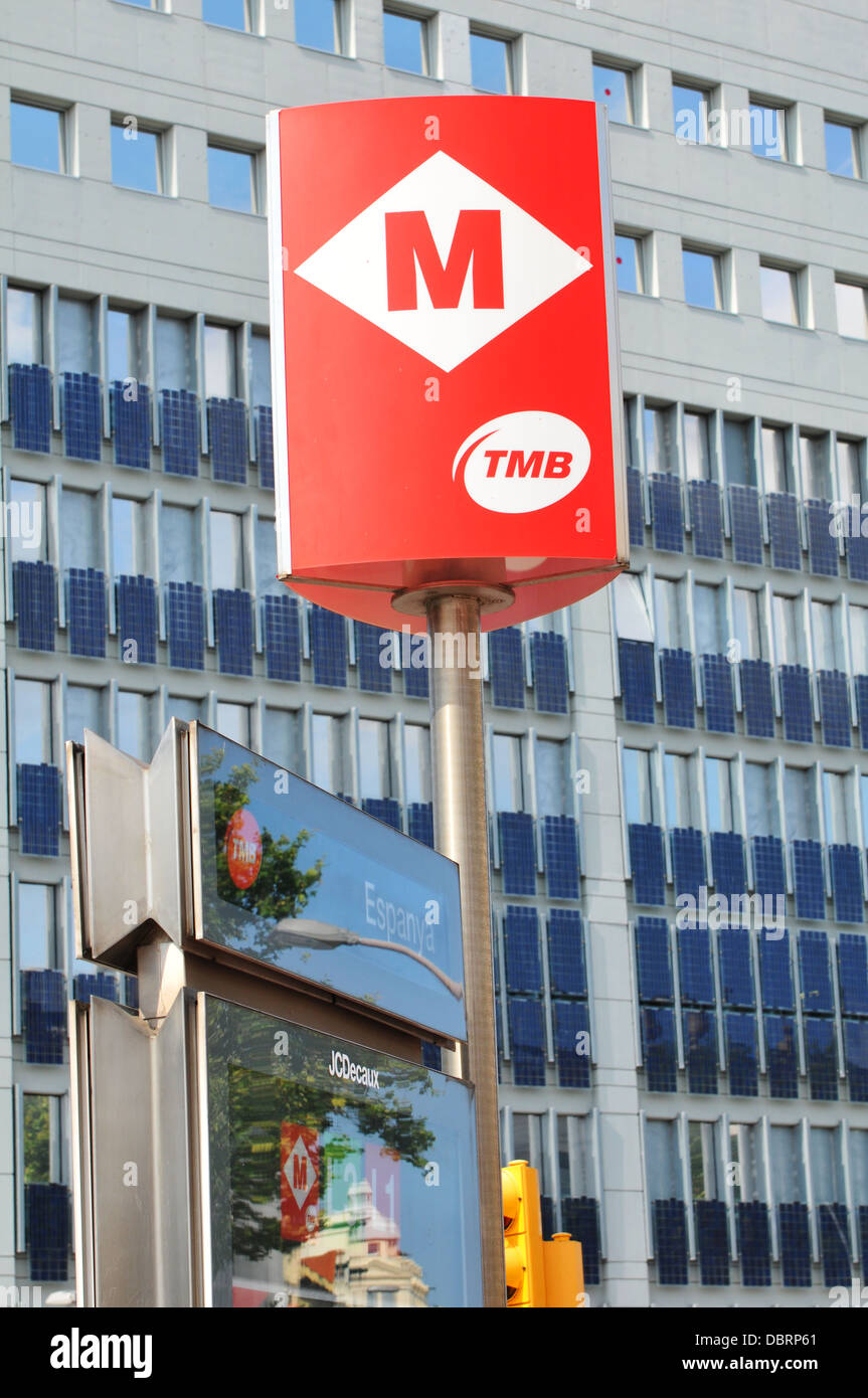 Barcelona metro logo hi-res stock photography and images - Alamy
