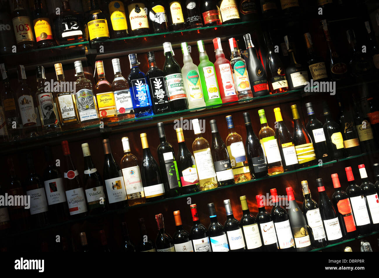 Bottles spirits in cocktail bar hi-res stock photography and images - Alamy