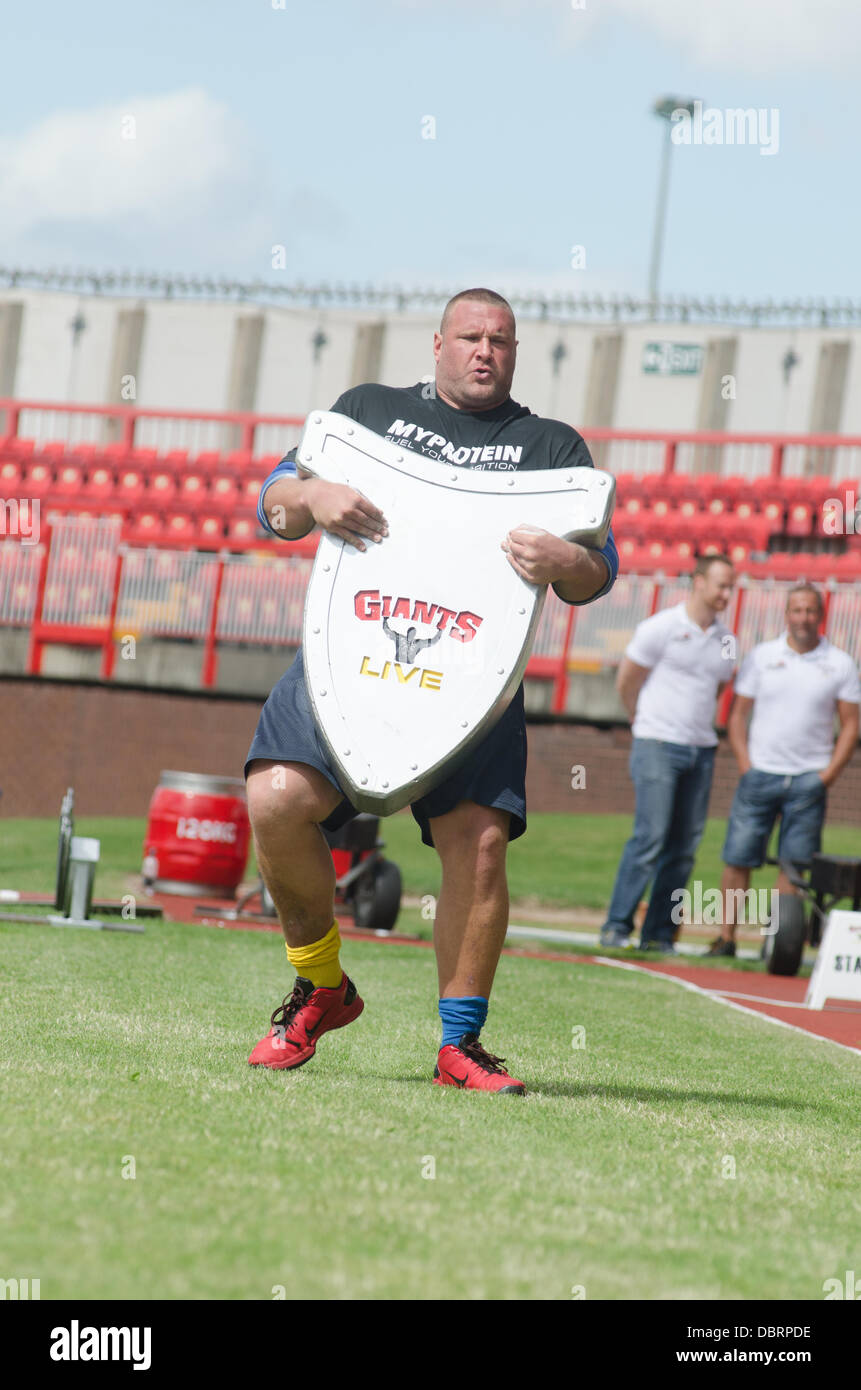Worlds strongest man uk hi-res stock photography and images - Alamy