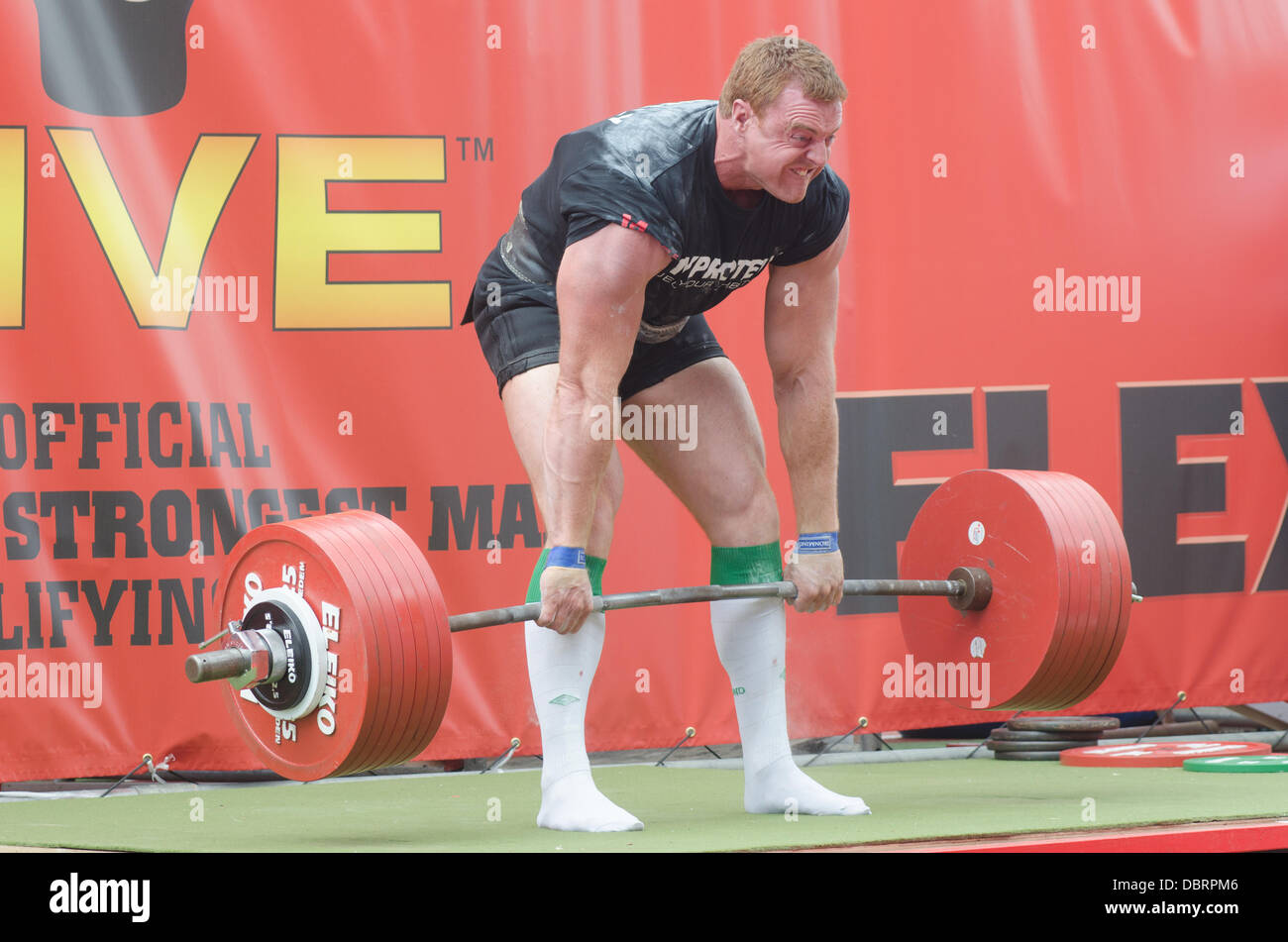 World's strongest man hi-res stock photography and images - Alamy