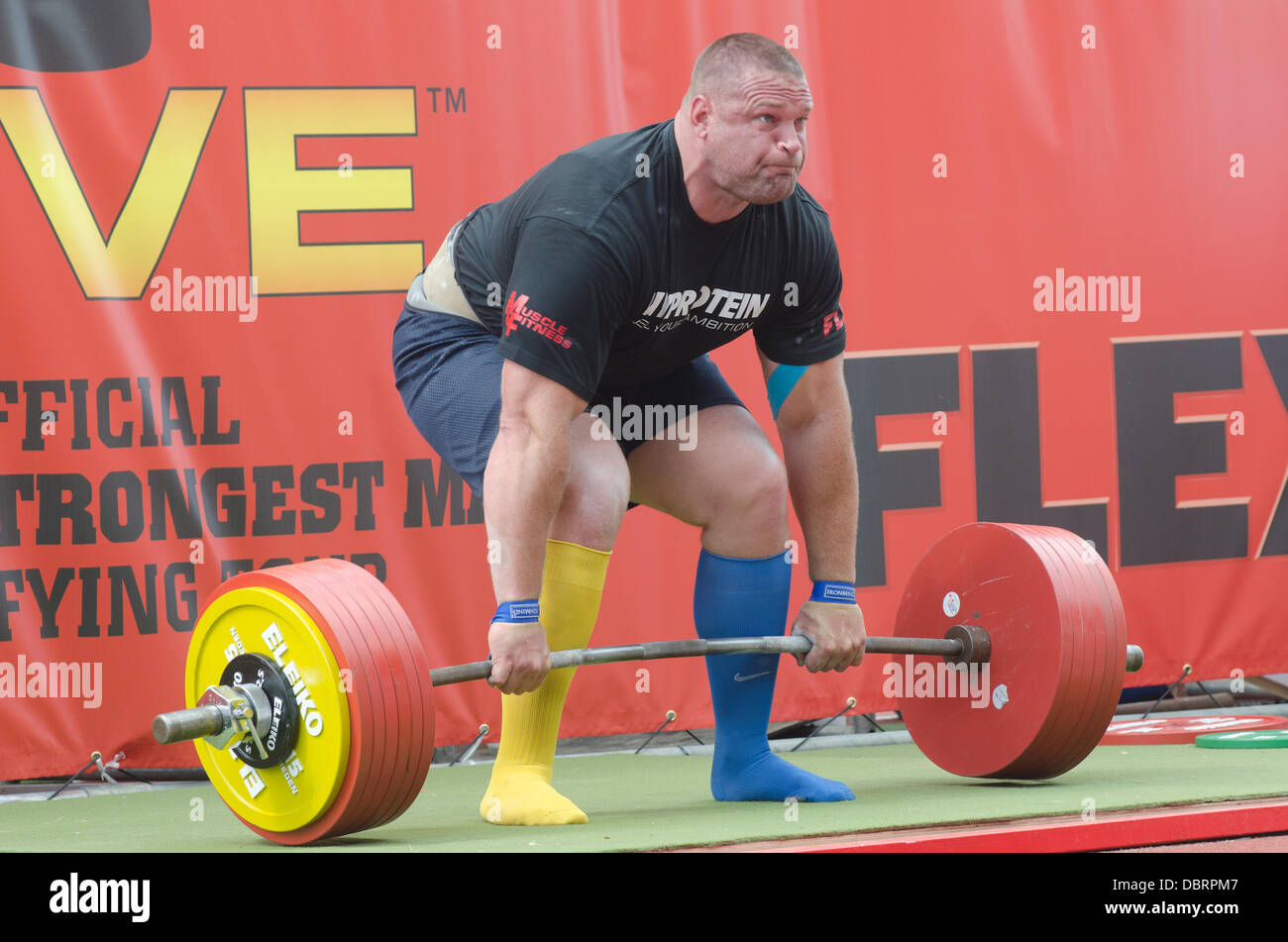 World's strongest man hi-res stock photography and images - Alamy
