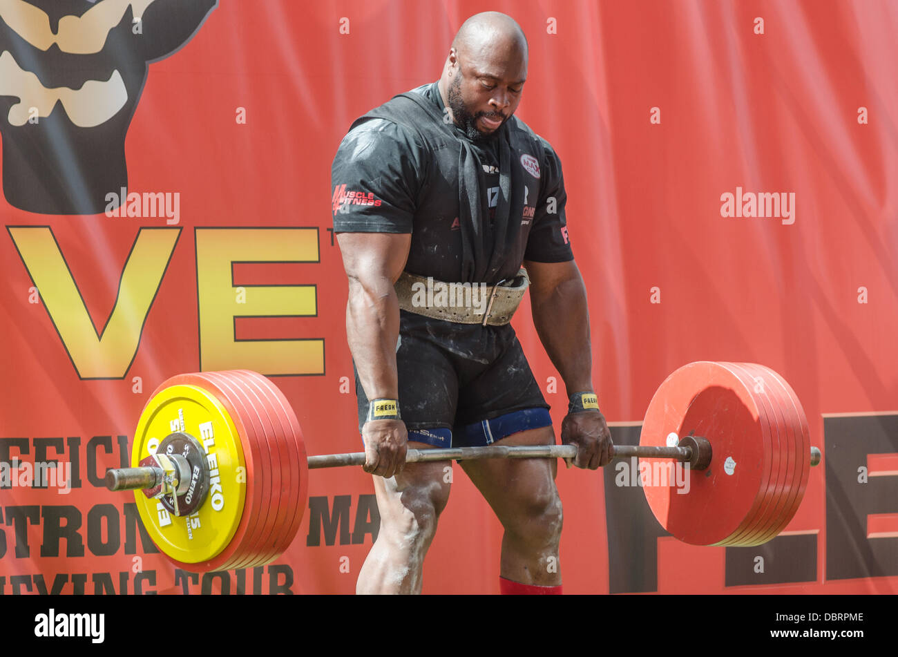 Eddie hall world's strongest man hi-res stock photography and images ...