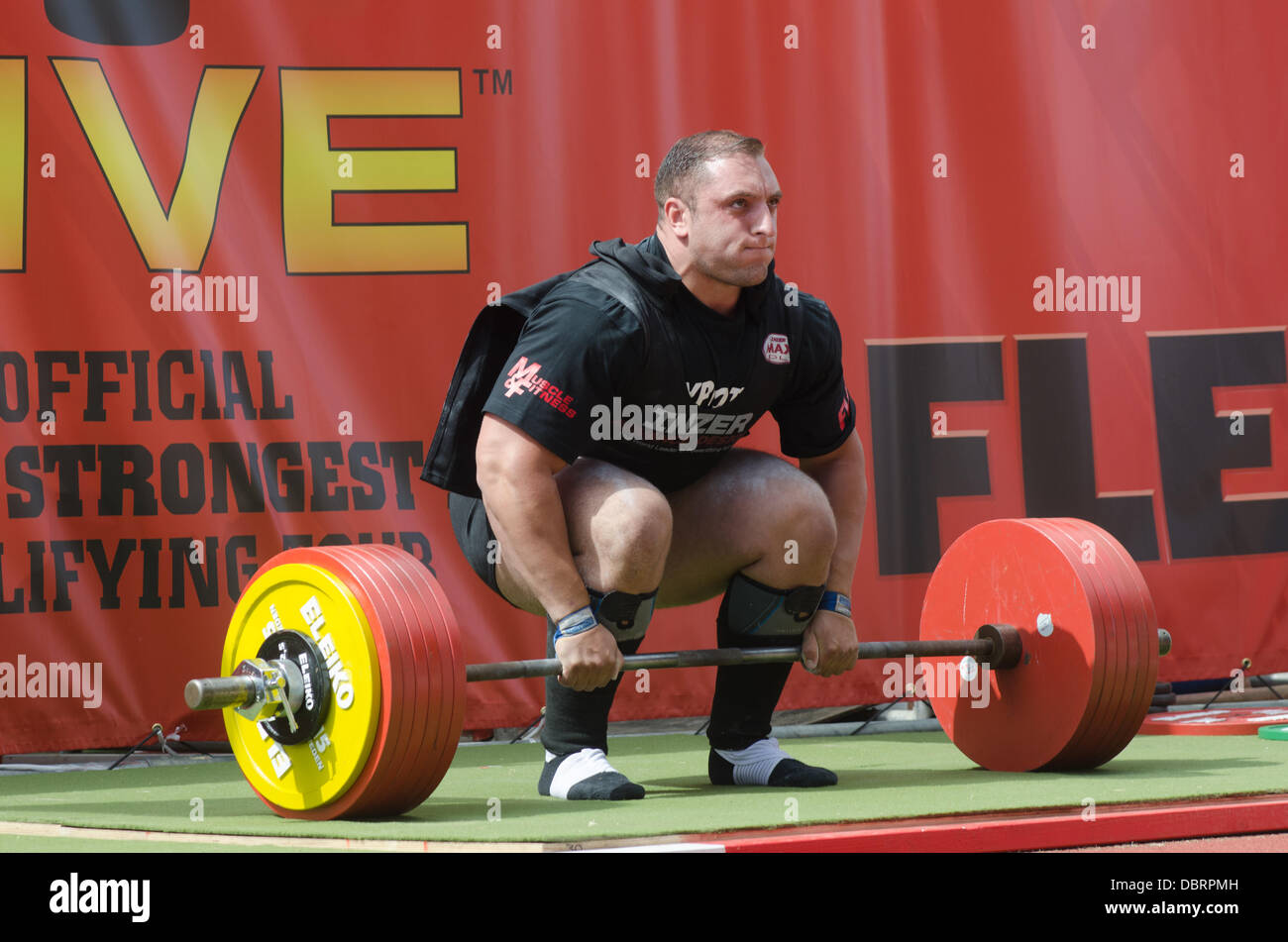 The worlds strongest man hi-res stock photography and images - Alamy